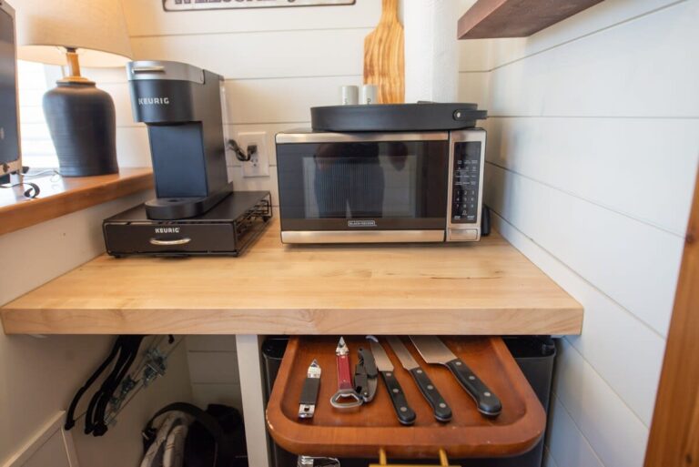 New! The Buffalo-Shipping Container in Alpine - VillaStay™